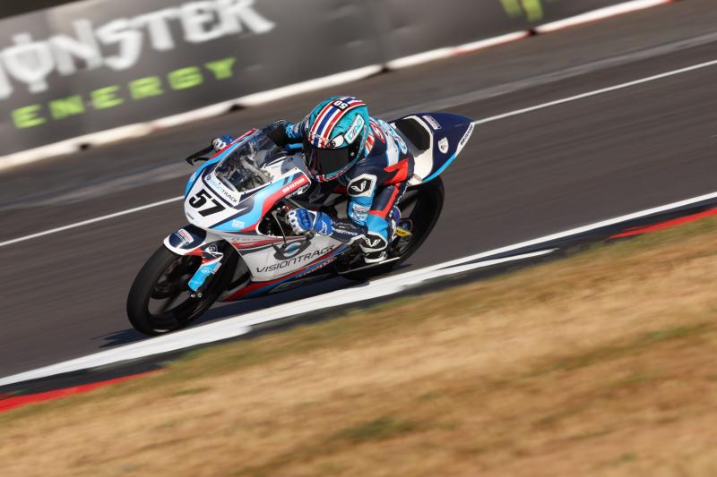 Garness secures double to edge closer to title