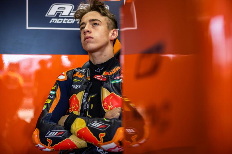 Acosta declared unfit following FP3 crash