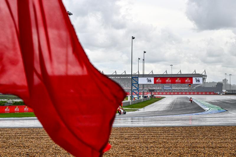 Un bouton pour demander un drapeau rouge