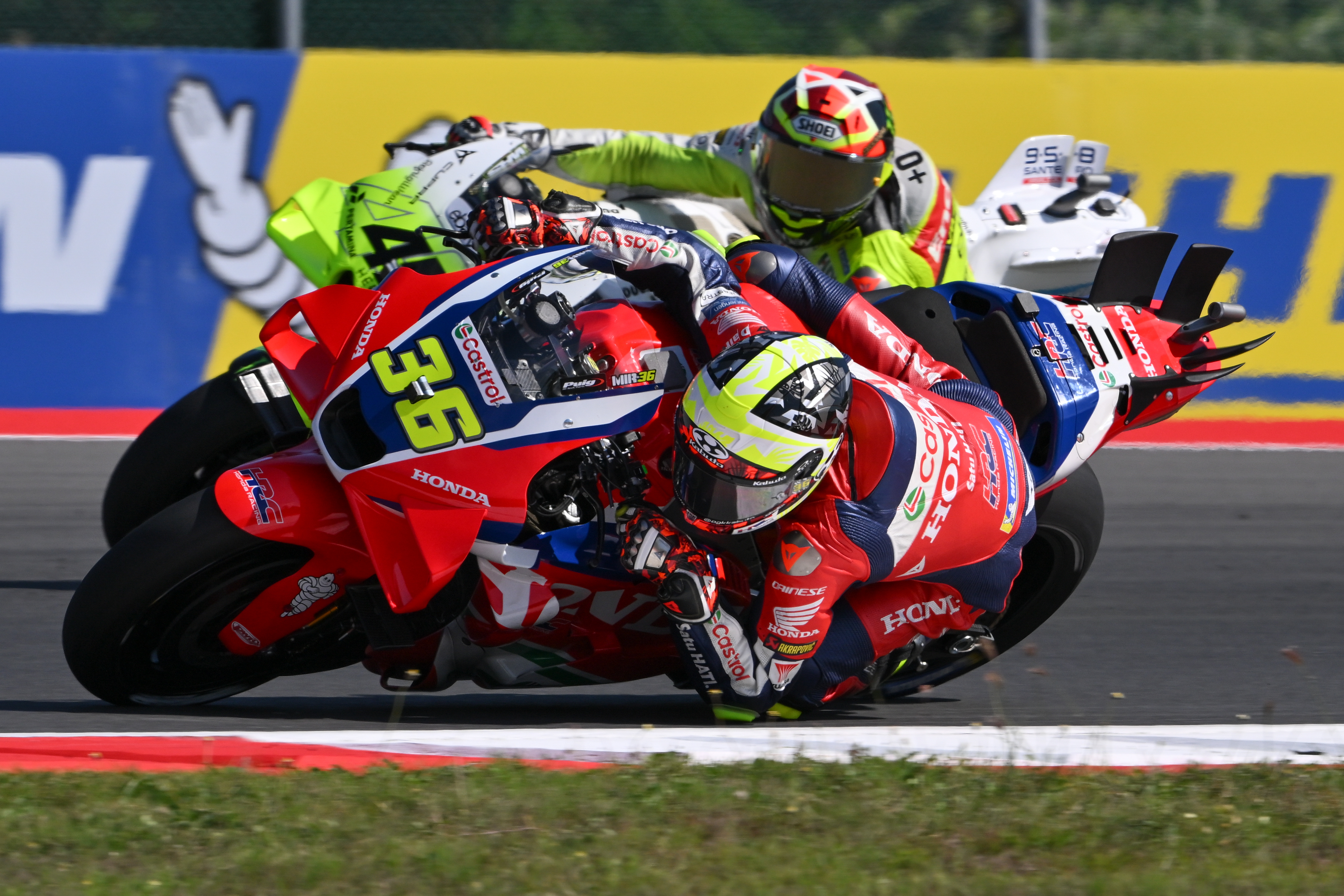 Why Do MotoGP Riders Use Knee Sliders?