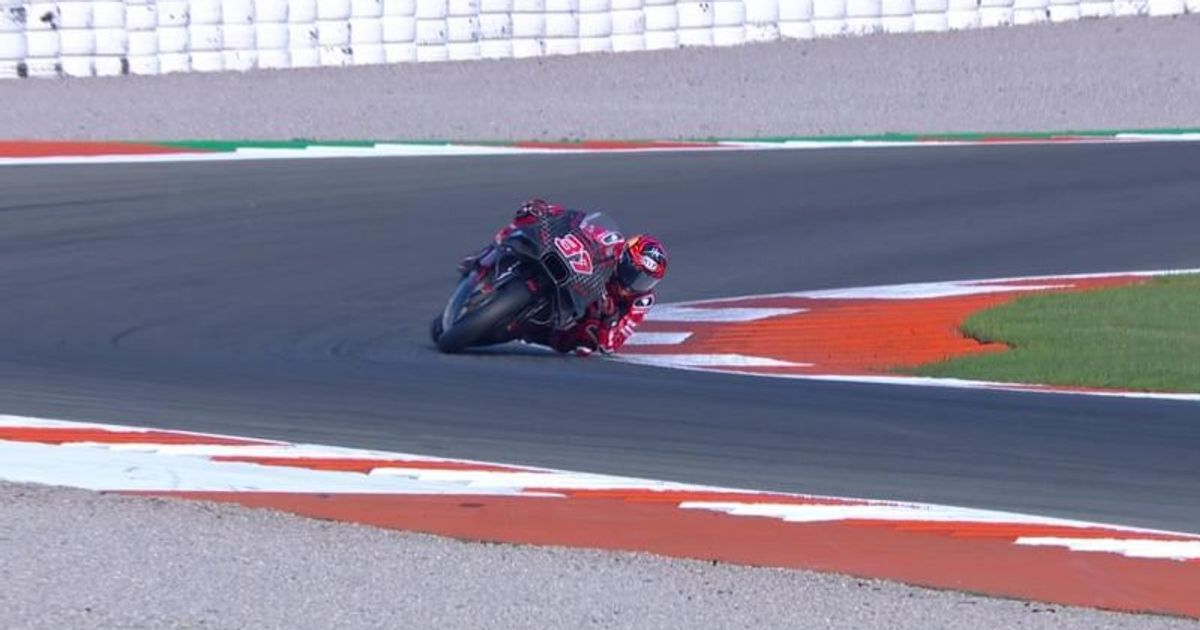 FIRST LOOK: MotoGP™ stars debut with new teams in Valencia