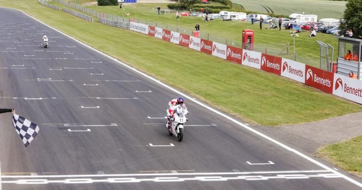 Skinner takes a stunning Race 1 at Snetterton
