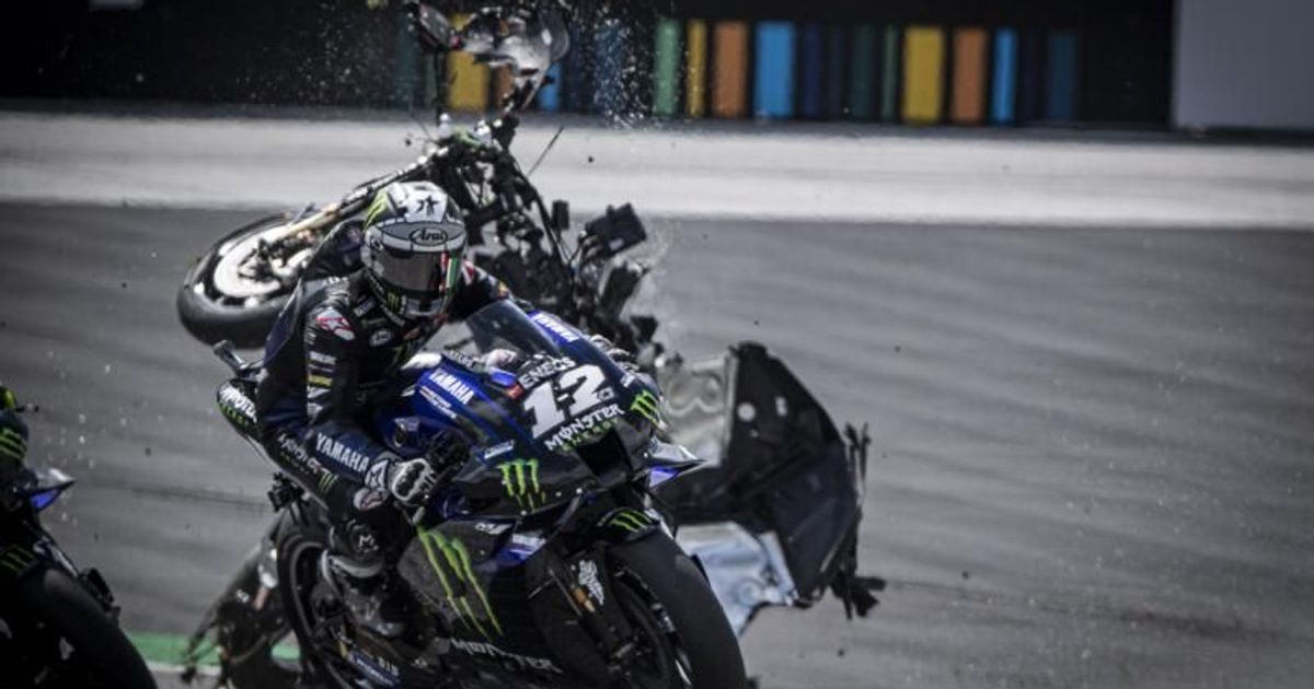 Photo sequence: the huge Austrian Grand Prix crash