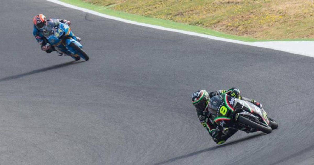 Bulega Im Moto3™ Warm Up Vorn