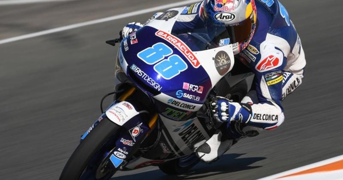 Martin Im Moto3™ Warm Up Vorn