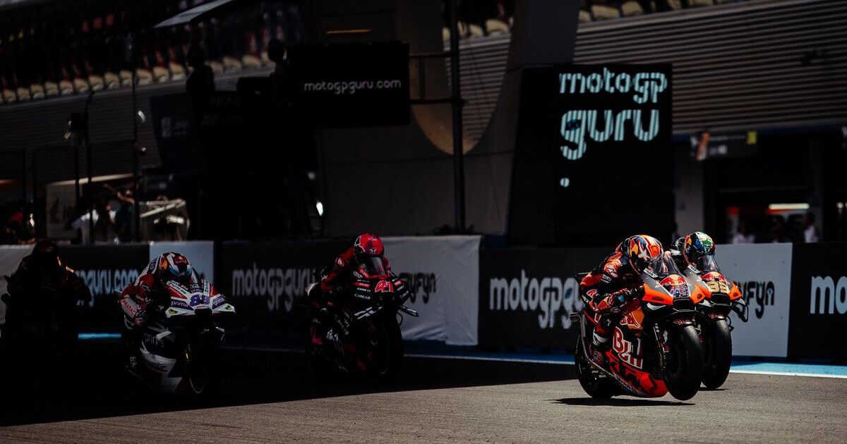 Start masters KTM leave rivals in the shadows