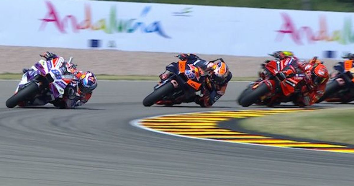 WATCH: Martin's superb overtake and save that set up victory