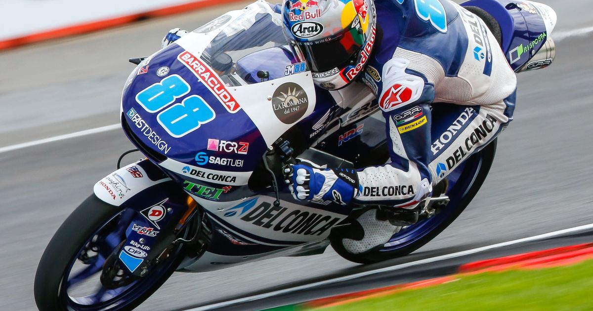 Moto3™: Warm Up and Sunday Guide