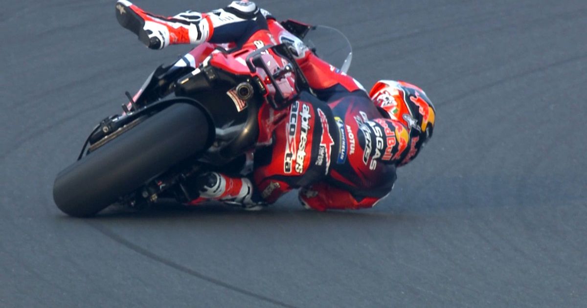 WATCH: Acosta pulls off Marquez-like save on MotoGP™ debut!