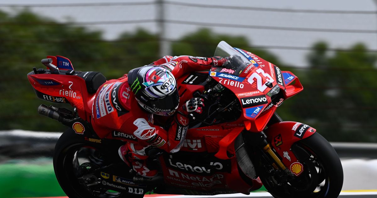 HIGHLIGHTS: Bastianini pounces to Portimao's Friday summit