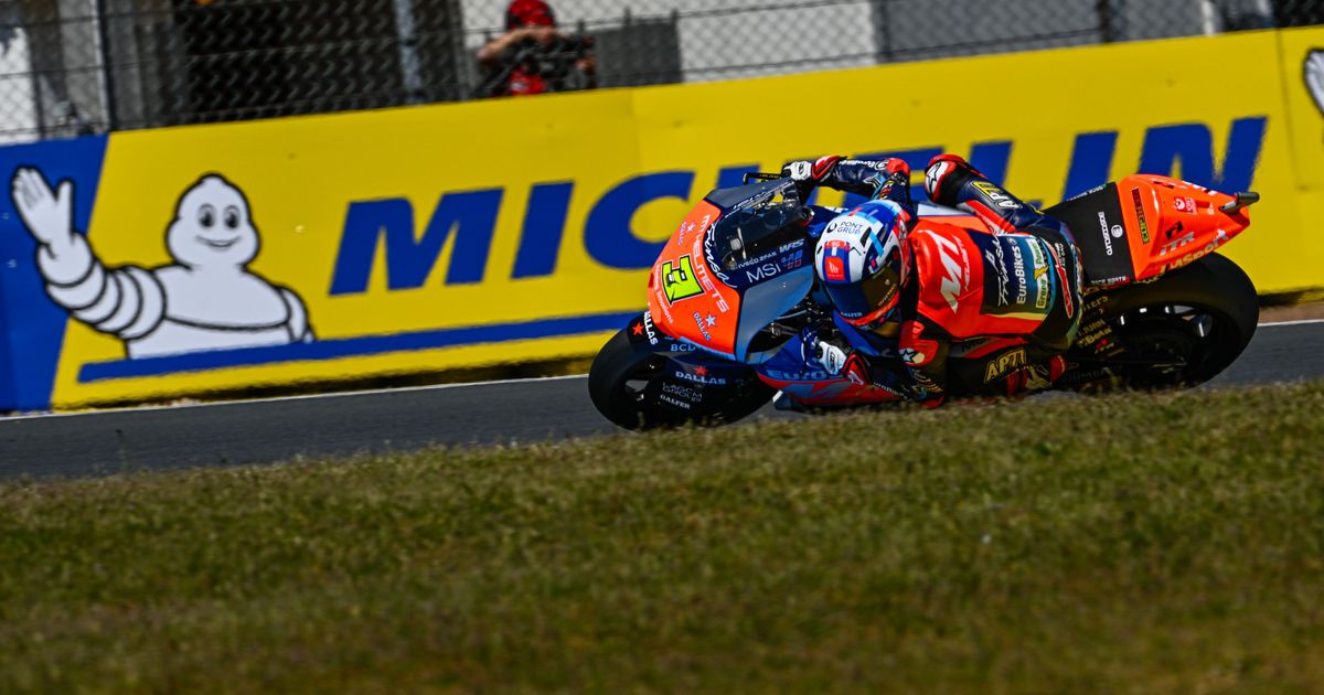 Moto2™ recap: Garcia grabs Friday top spot by 0.076s