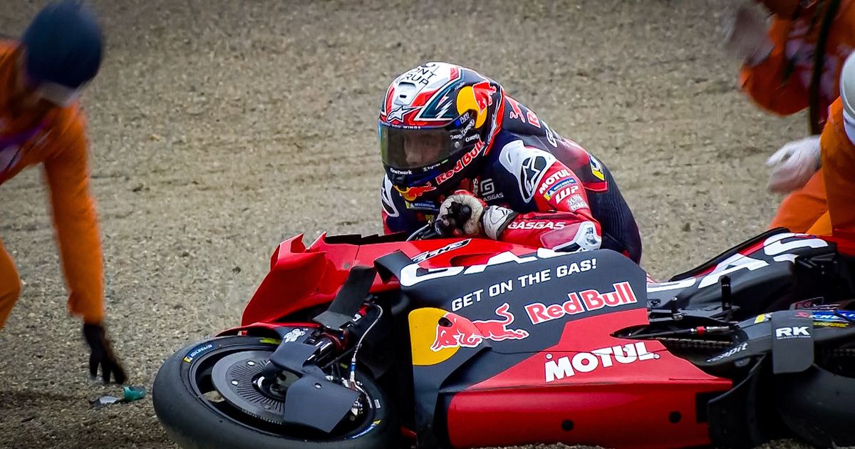 WATCH: Acosta suffers another nightmare crash in Japan!
