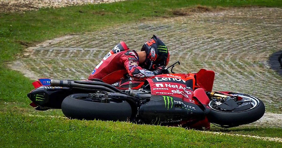 VIDEO: Pecco Bagnaia Crash di Sprint Sepang!