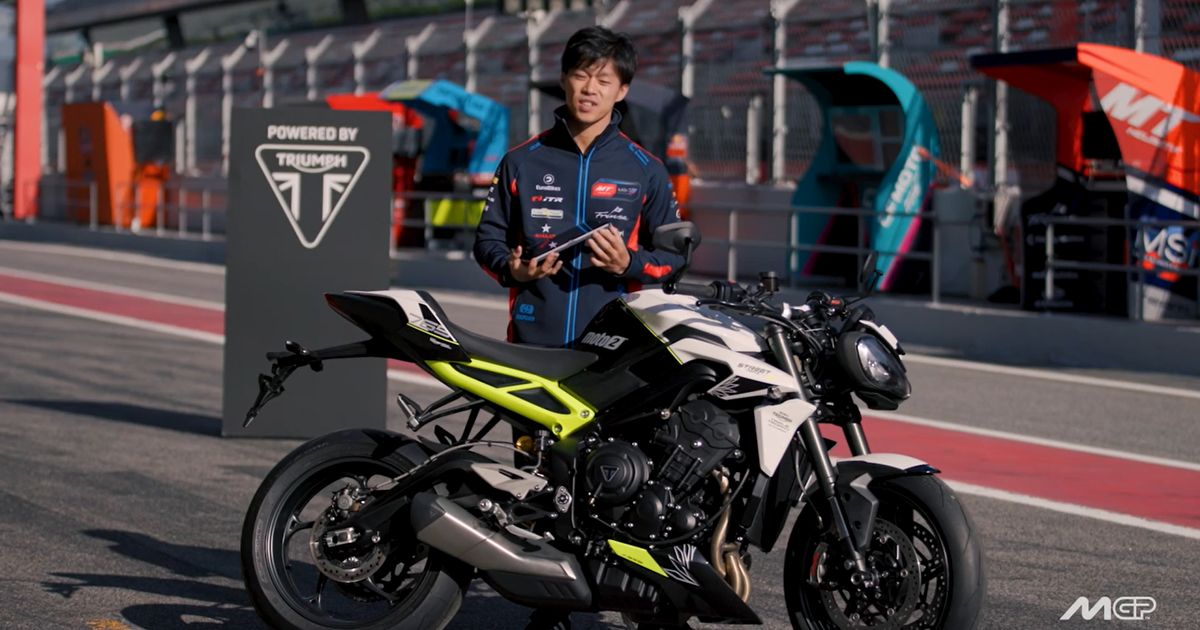 Triumph Triple Trophy Winner: Ai Ogura