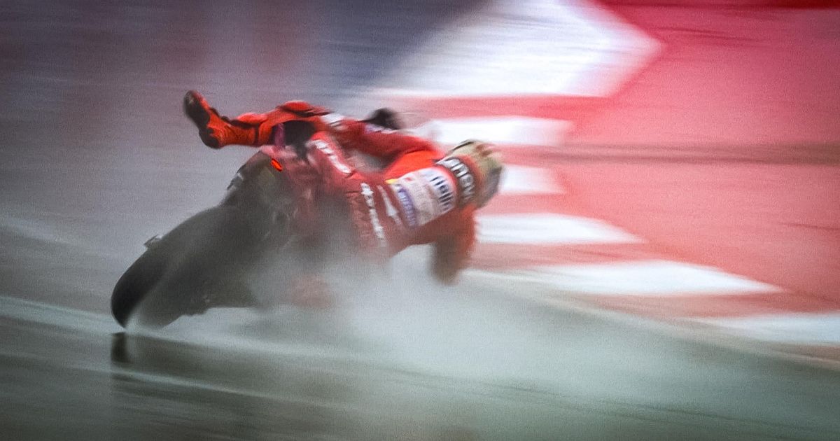 Marc Marquez erleidet ersten Sturz der Saison 2025!