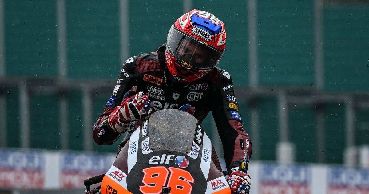 Moto2™ recap: Jake Dixon’s singing in the rain with pole position