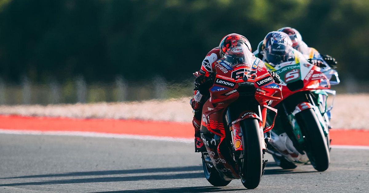 PHOTO FINISH: Final lap three-way shootout shakes up the Sprint finish